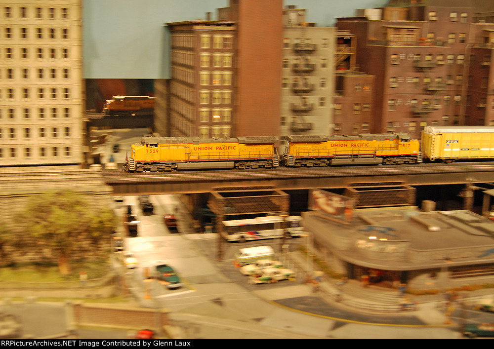 Attempted pan shot of UP 7529